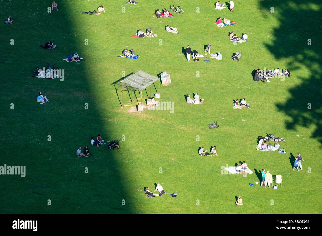 The Josaphat park with multi cultutal groups of families in the green ...