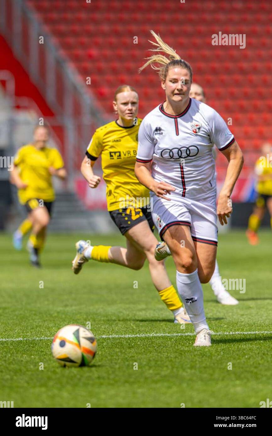 Ingolstadt, Deutschland. 18th May, 2025. Ingolstadt, Deutschland 18. Mai 2025: 2. BL - Frauen ...