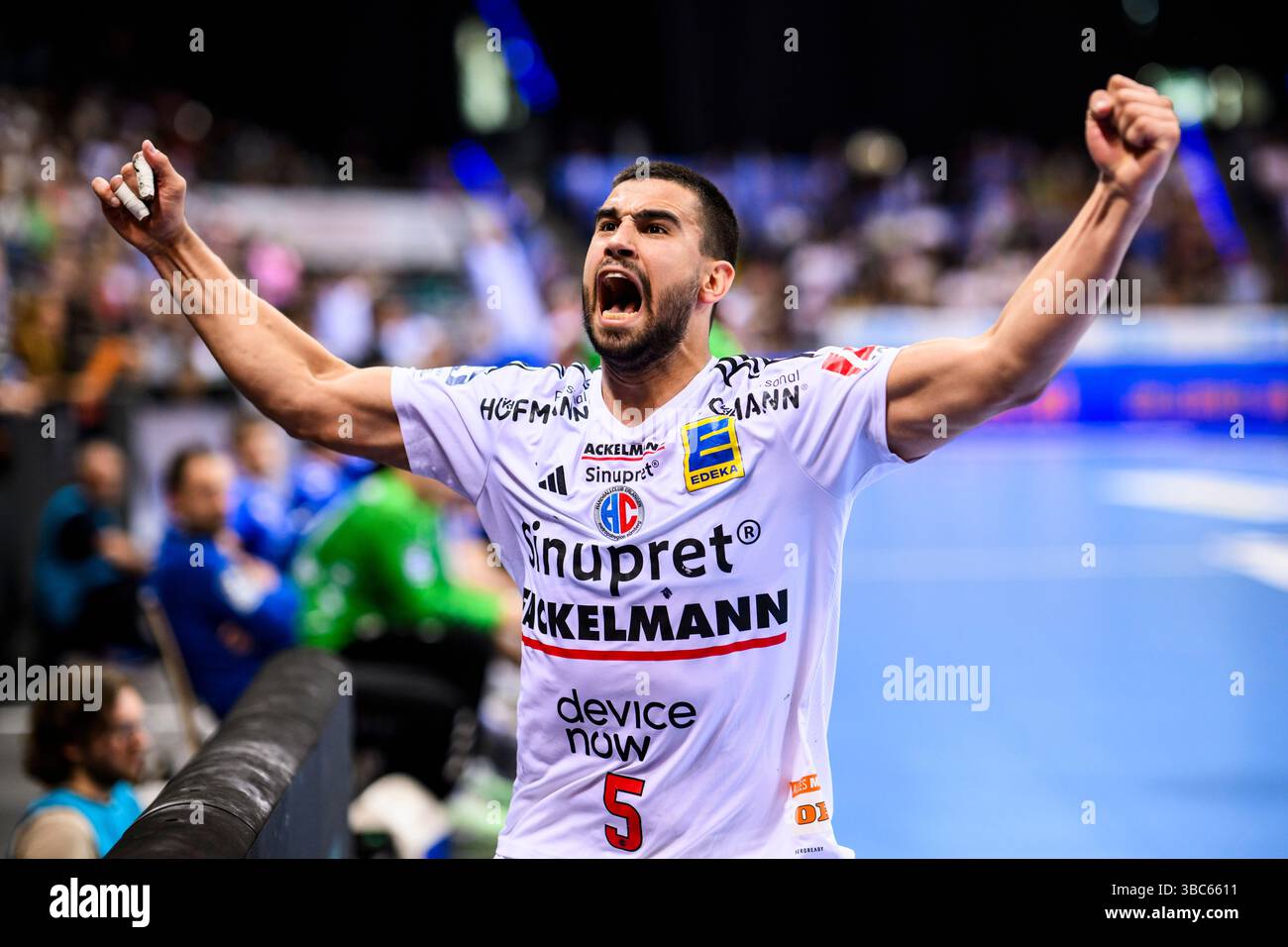 Stuttgart, Germany. 18th May, 2025. Handball: 1st Bundesliga, men, 2024 ...