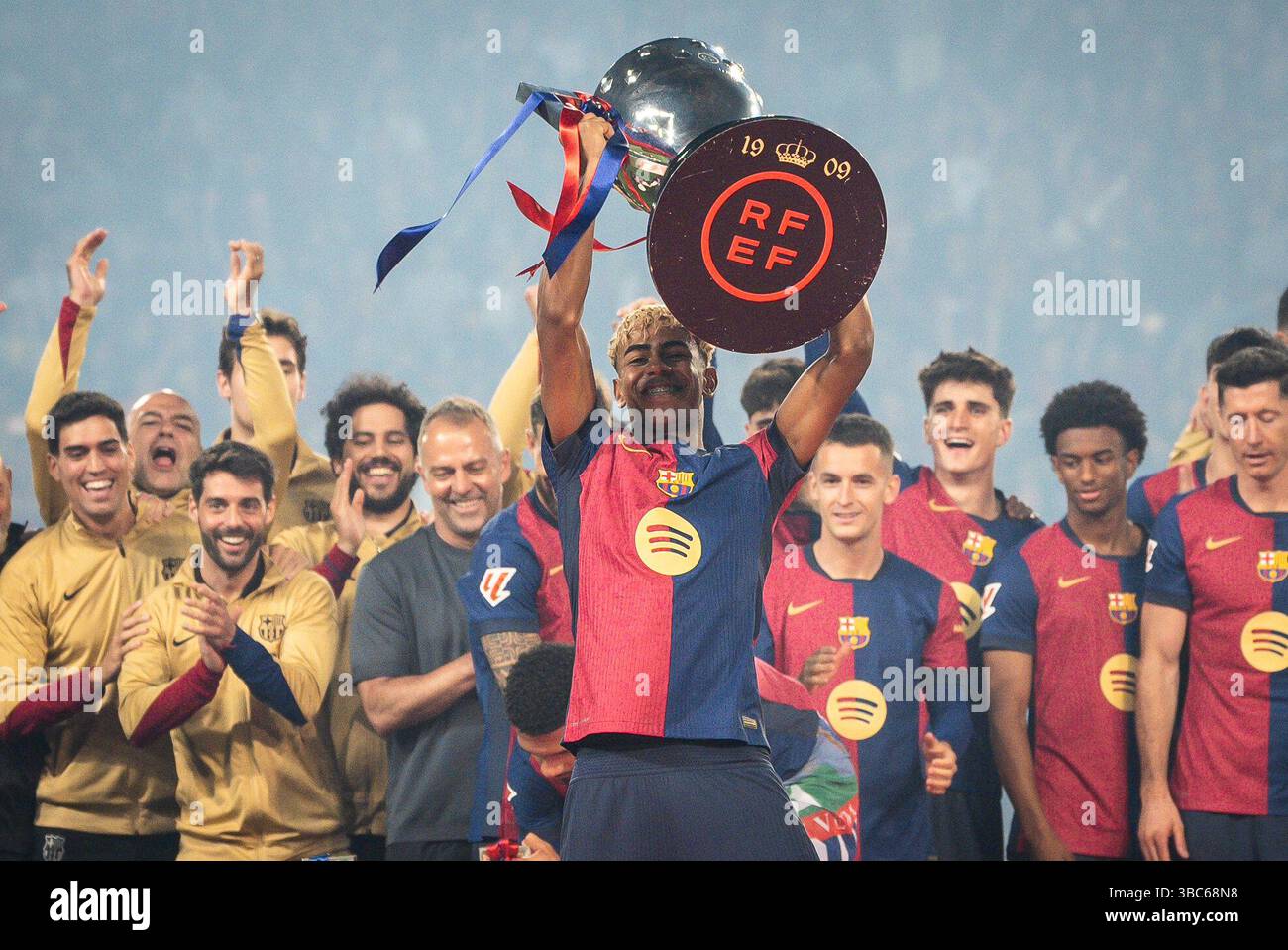 Lamine yamal barcelona la liga trophy hi-res stock photography and ...