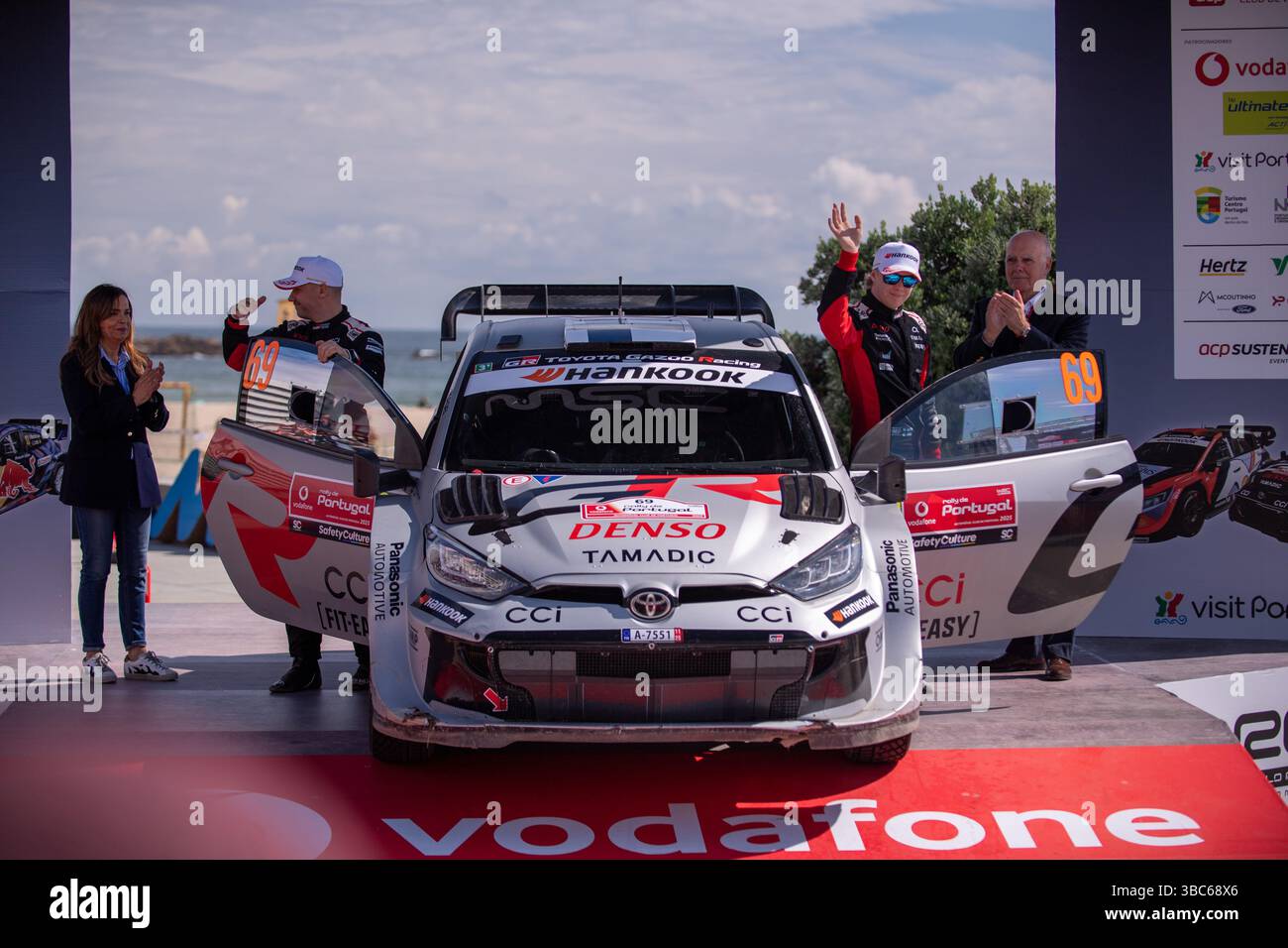 Matosinhos, Guimaraes, Portugal. 17th May, 2025. KALLE ROVANPERA/JONNE ...