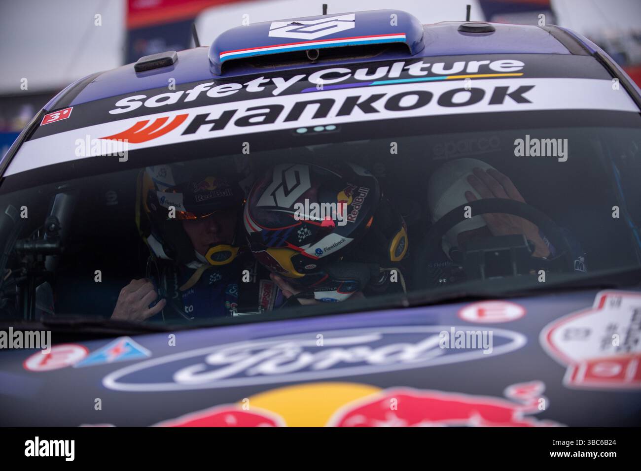 Matosinhos, Guimaraes, Portugal. 17th May, 2025. GREGOIRE MUNSTER/LOUIS ...