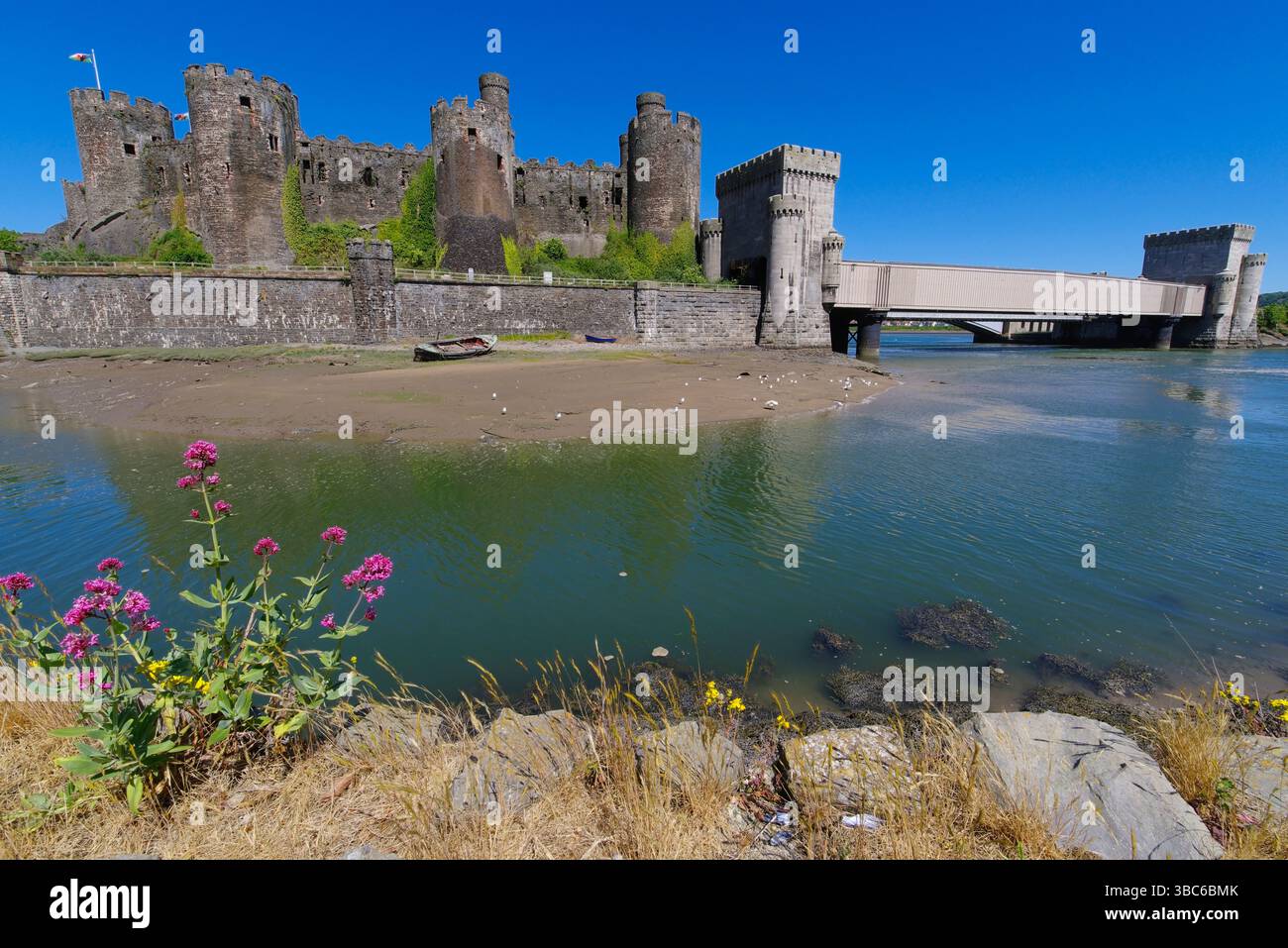 Conwy Castle, Robert Stephenson, Bridge, North Wales, United Kingdom ...