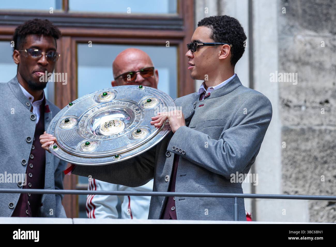 Meisterfeier FC Bayern Muenchen am 18.05.2025 auf dem Rathausbalkon am ...