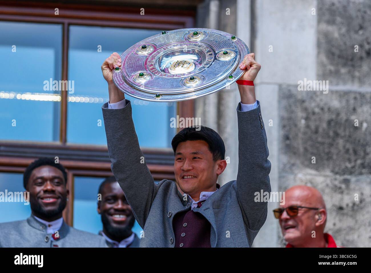 Meisterfeier FC Bayern Muenchen am 18.05.2025 auf dem Rathausbalkon am ...