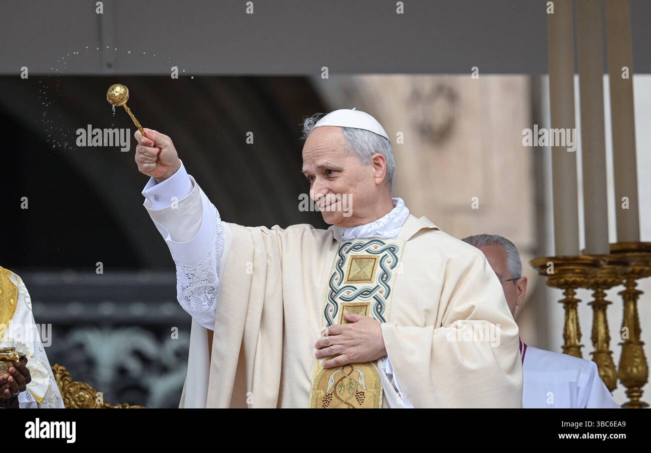 Rom, Vatikan 18.05.2025 Papst Leo XIV. bei der Messe zur Amtseinfuehrung auf dem Petersplatz ...