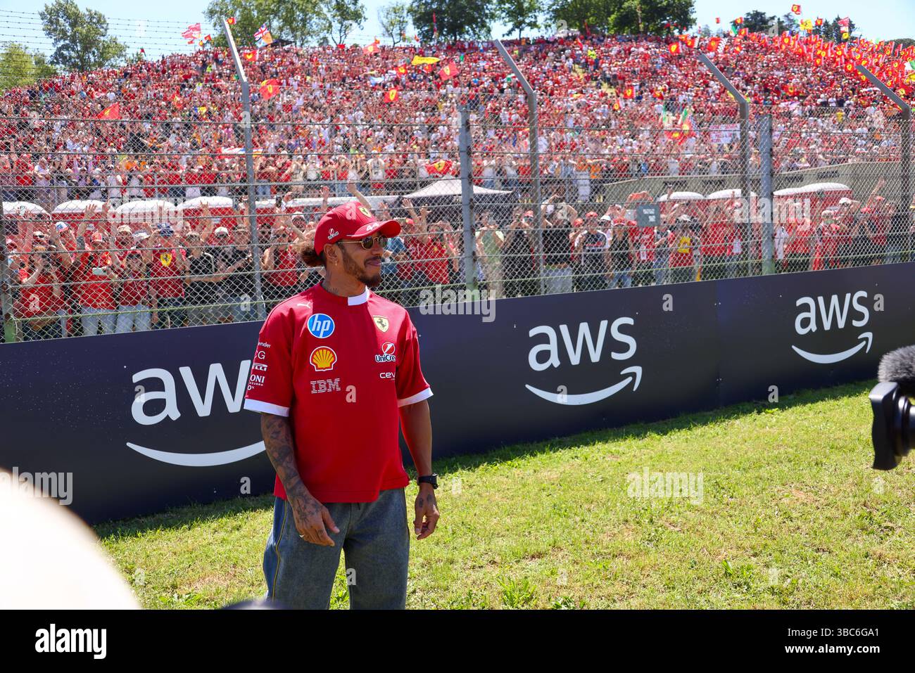 Lewis Hamilton (GBR) - Scuderia Ferrari - Ferrari SF-25 - Ferrari ...