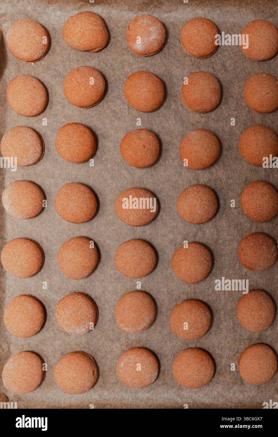 Sheet baked goods hi-res stock photography and images - Alamy