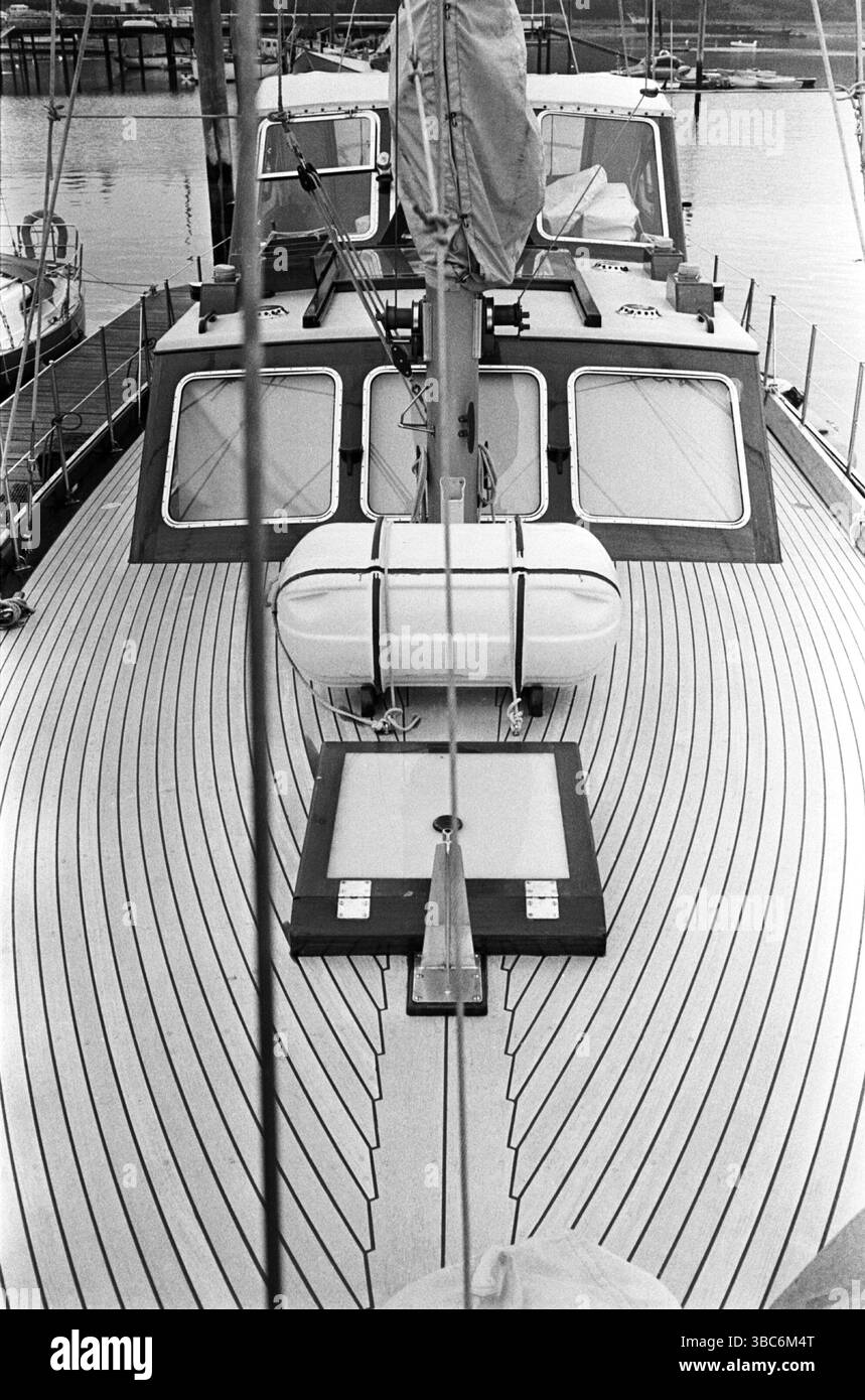 AJAXNETPHOTO. 11TH NOVEMBER, 1972. SWANWICK MARINA, SWANICK, ENGLAND ...