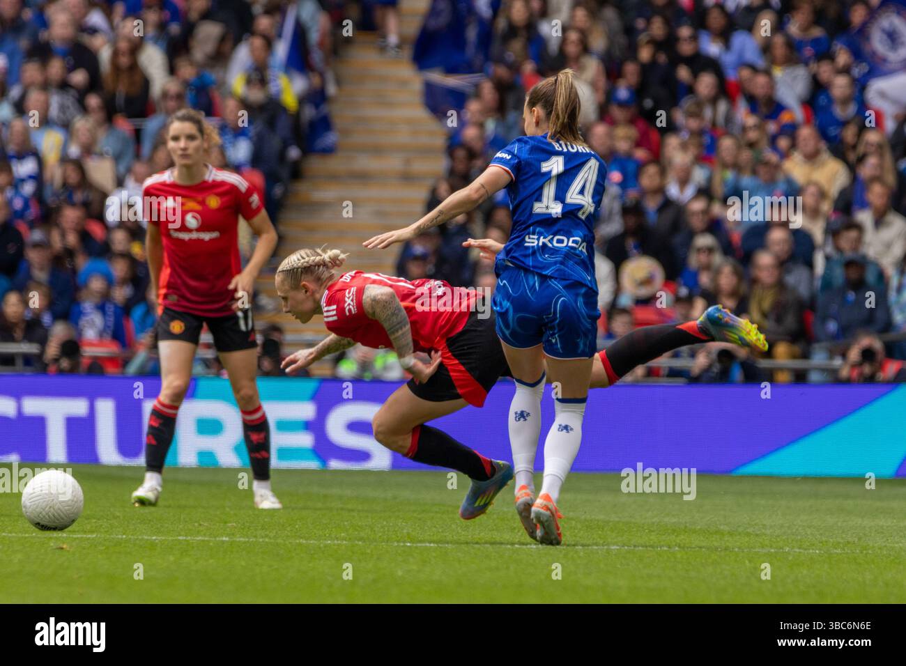 Wembley, London, UK. 18th May, 2025. Nathalie Bjorn (14) and Leah ...