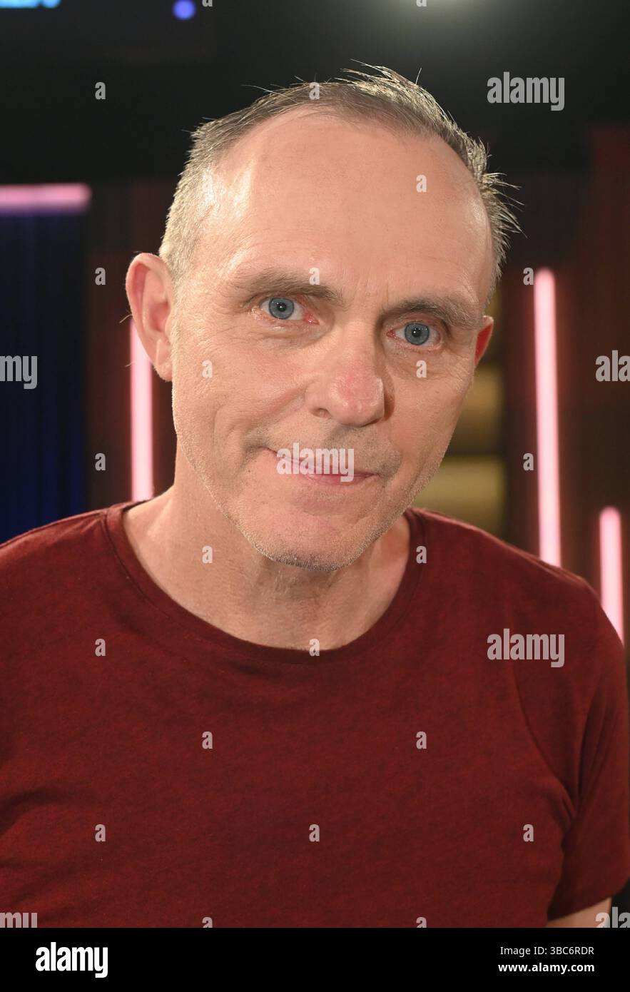 Schauspieler Dirk Martens zu Gast in der WDR Talkshow Kölner Treff ...
