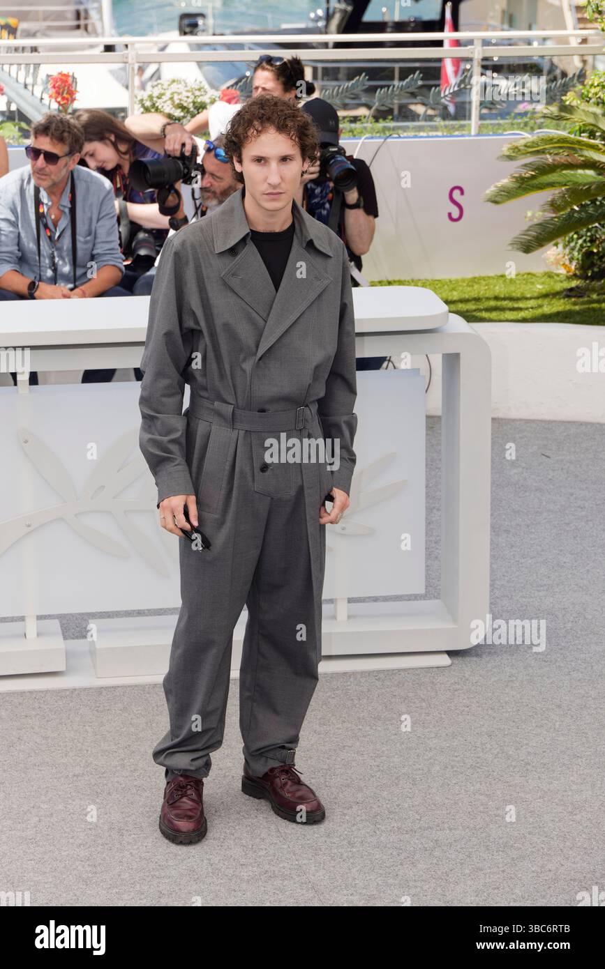 Cannes, France. 18th May, 2025. Namo Schiffman poses during ''Le Roi ...