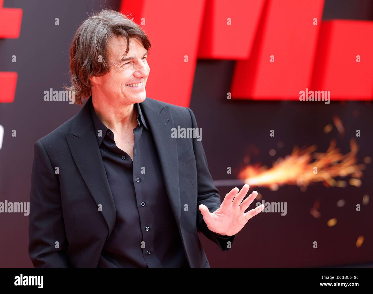 New York, United States. 18th May, 2025. Tom Cruise arrives on the red ...