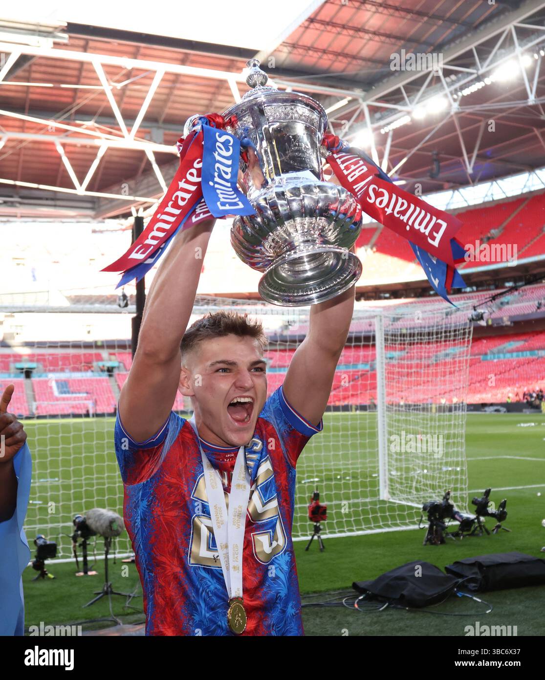 London, UK. 17th May, 2025. Justin Devenny (CP) celebrates with the FA ...