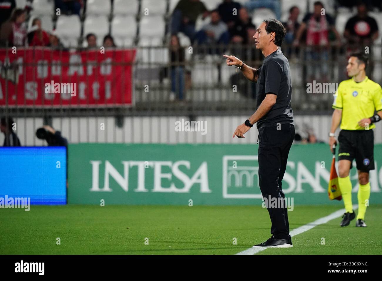 Monza, Italie. 18th May, 2025. The head coach Alessandro Nesta (AC ...