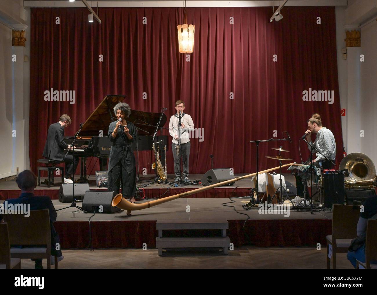 Jazzkonzert David Helbocks Random/Control , in der Trinkhalle in Bad ...