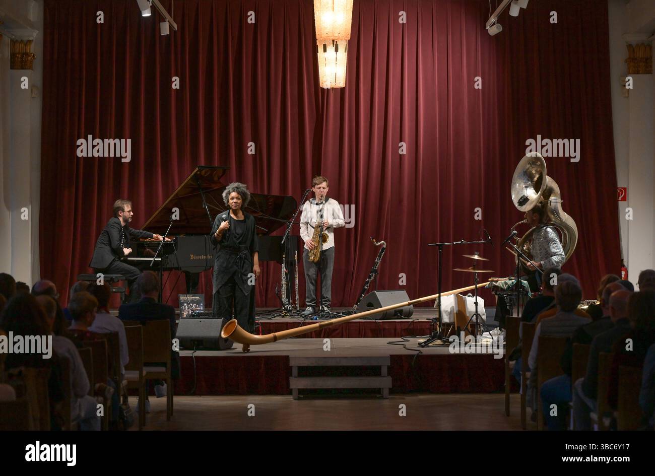 Jazzkonzert David Helbocks Random/Control , in der Trinkhalle in Bad ...