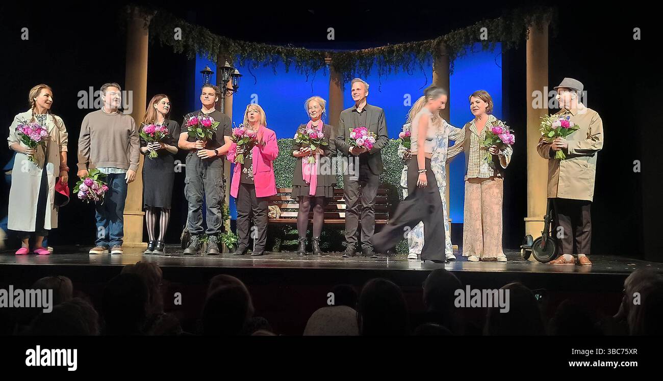 Premiere Fisch sucht Fahrrad im Abschloss der Darsteller, Caroline Beil ...