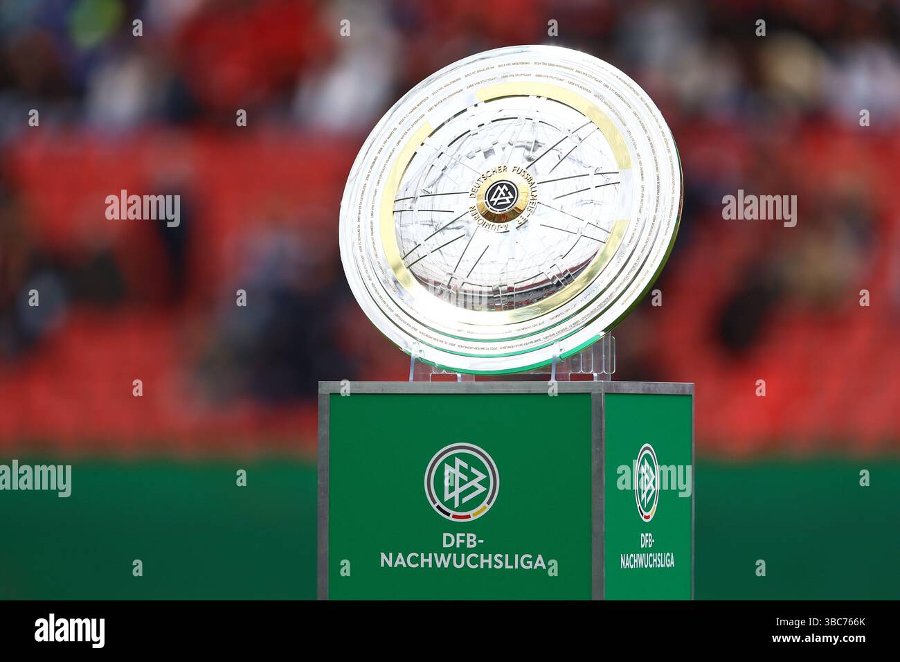 Die Meisterschale der A-Junioren (U19) in der BayArena. Fußball I ...