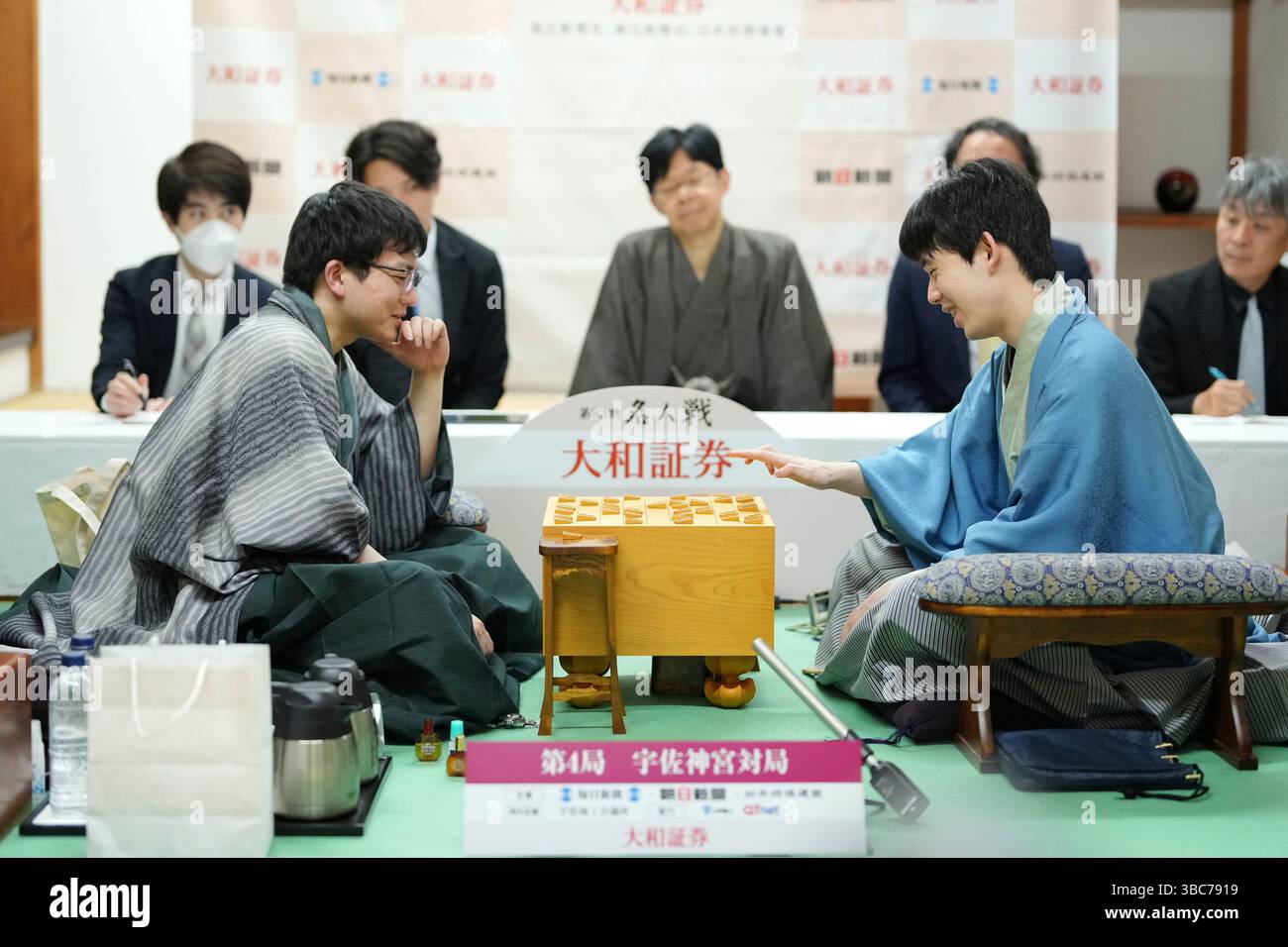 Sota Fujii (R), Japanese professional shogi player ranked 9-dan, plays ...