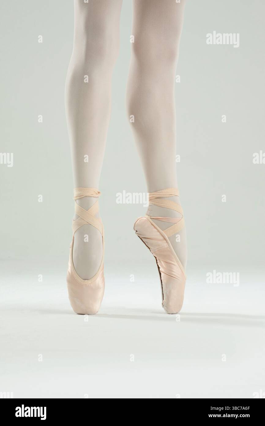 ballet dancer's foot close-up Stock Photo - Alamy