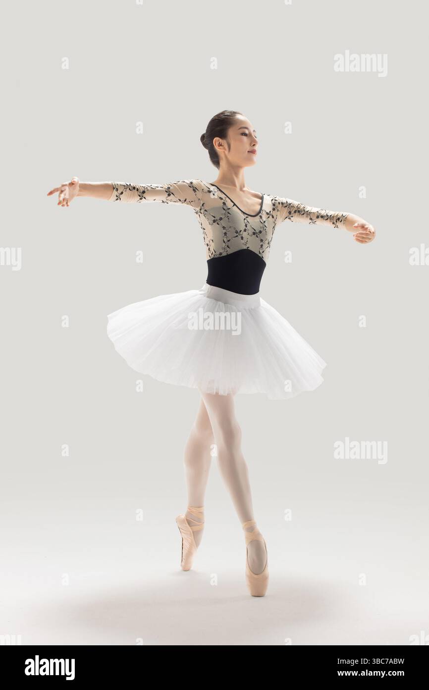 a ballet dancer performing continuous basic movements on tiptoe Stock ...