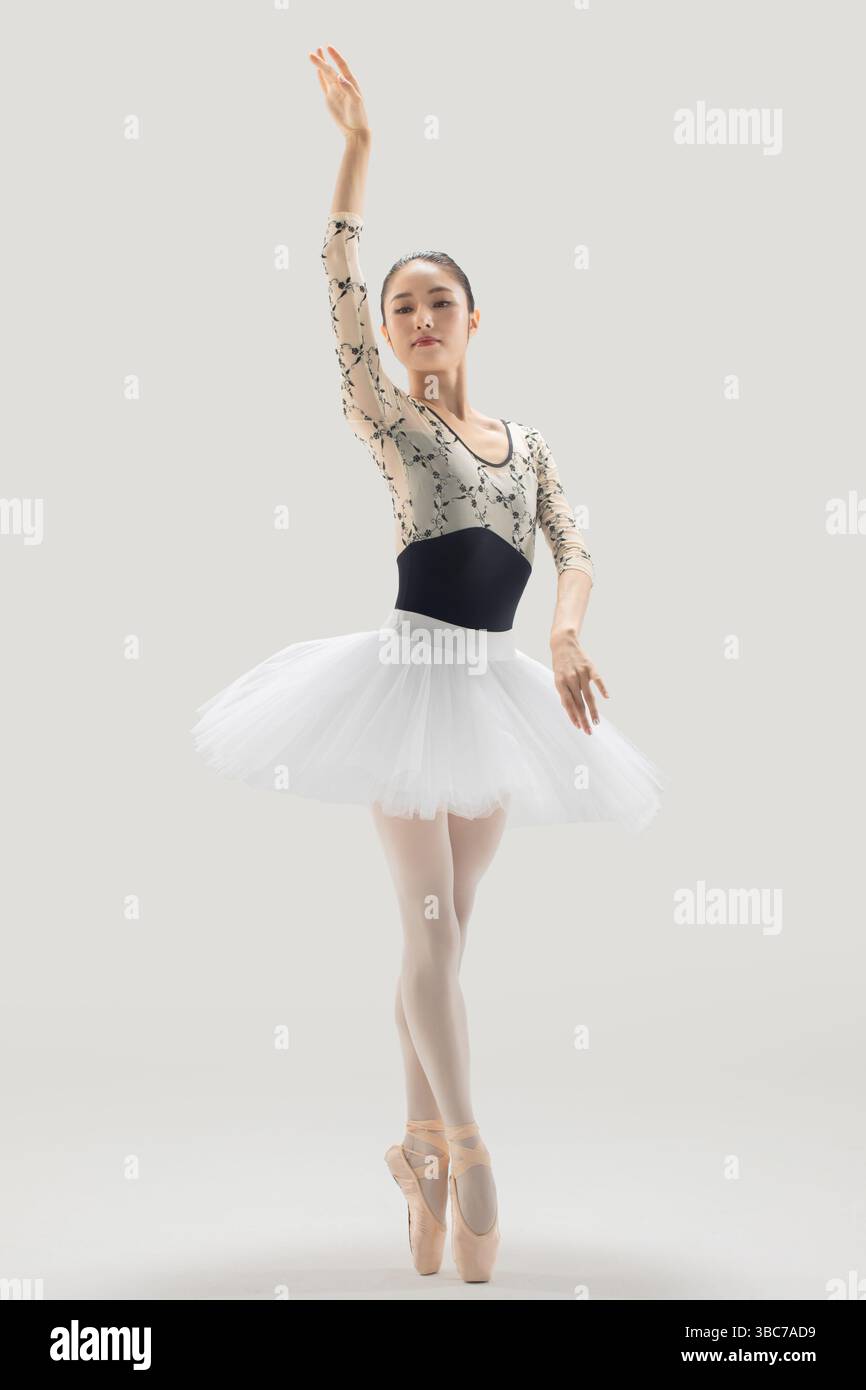 a ballet dancer performing continuous basic movements on tiptoe Stock ...