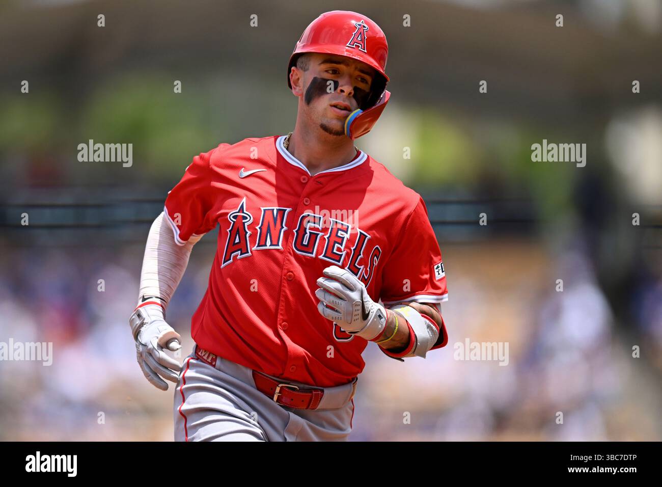 LOS ANGELES, CA - MAY 18: Los Angeles Angels shortstop Zach Neto (9 ...