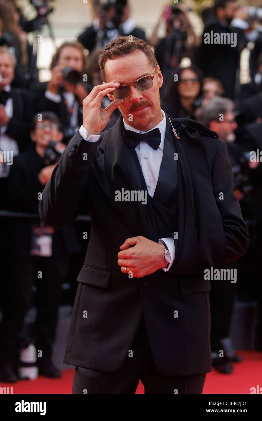 Festival de Cannes - The Phoenician Scheme Red Carpet Benedict ...