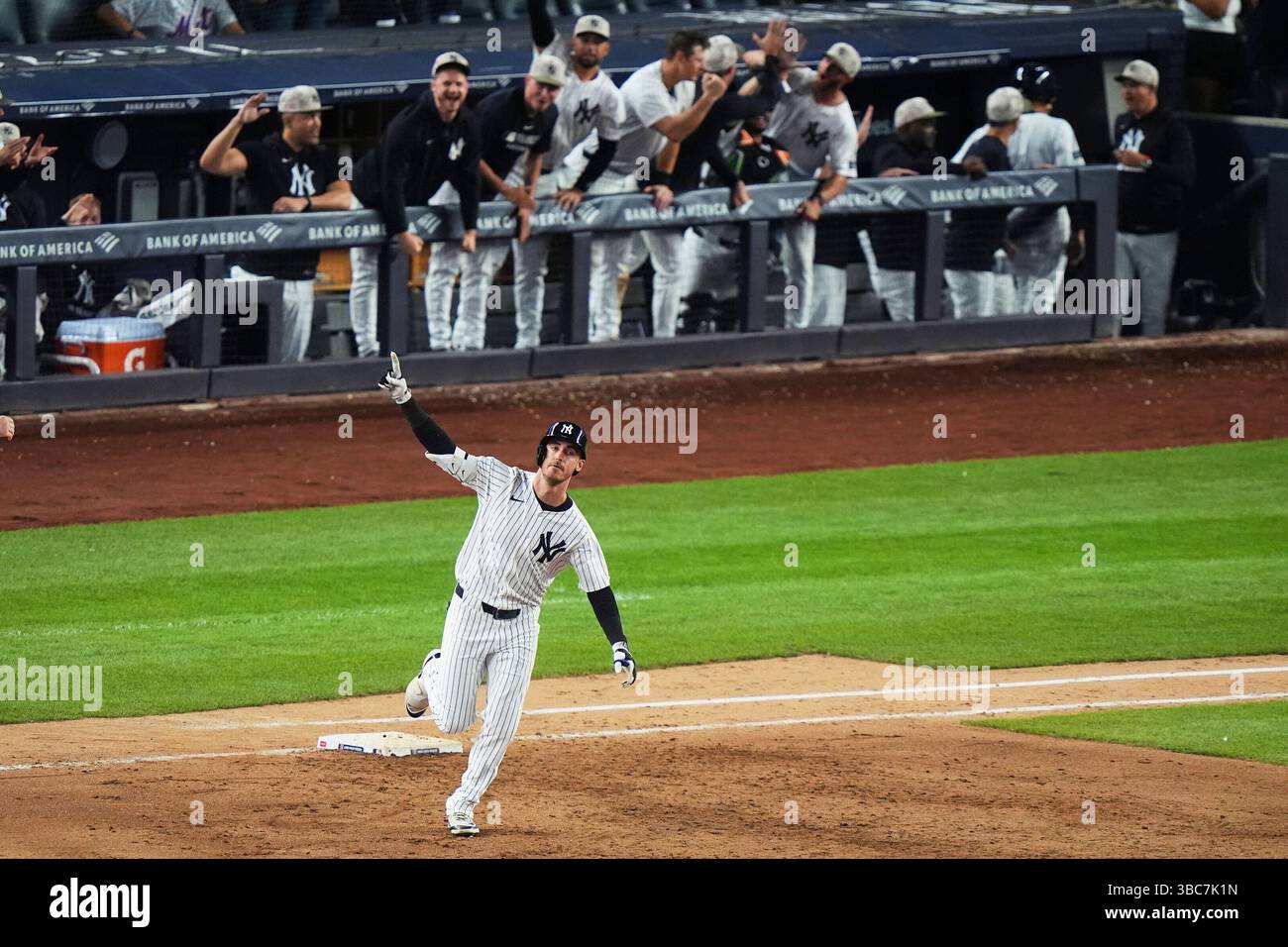 New York Yankees' Cody Bellinger gestures as he runs the bases after ...