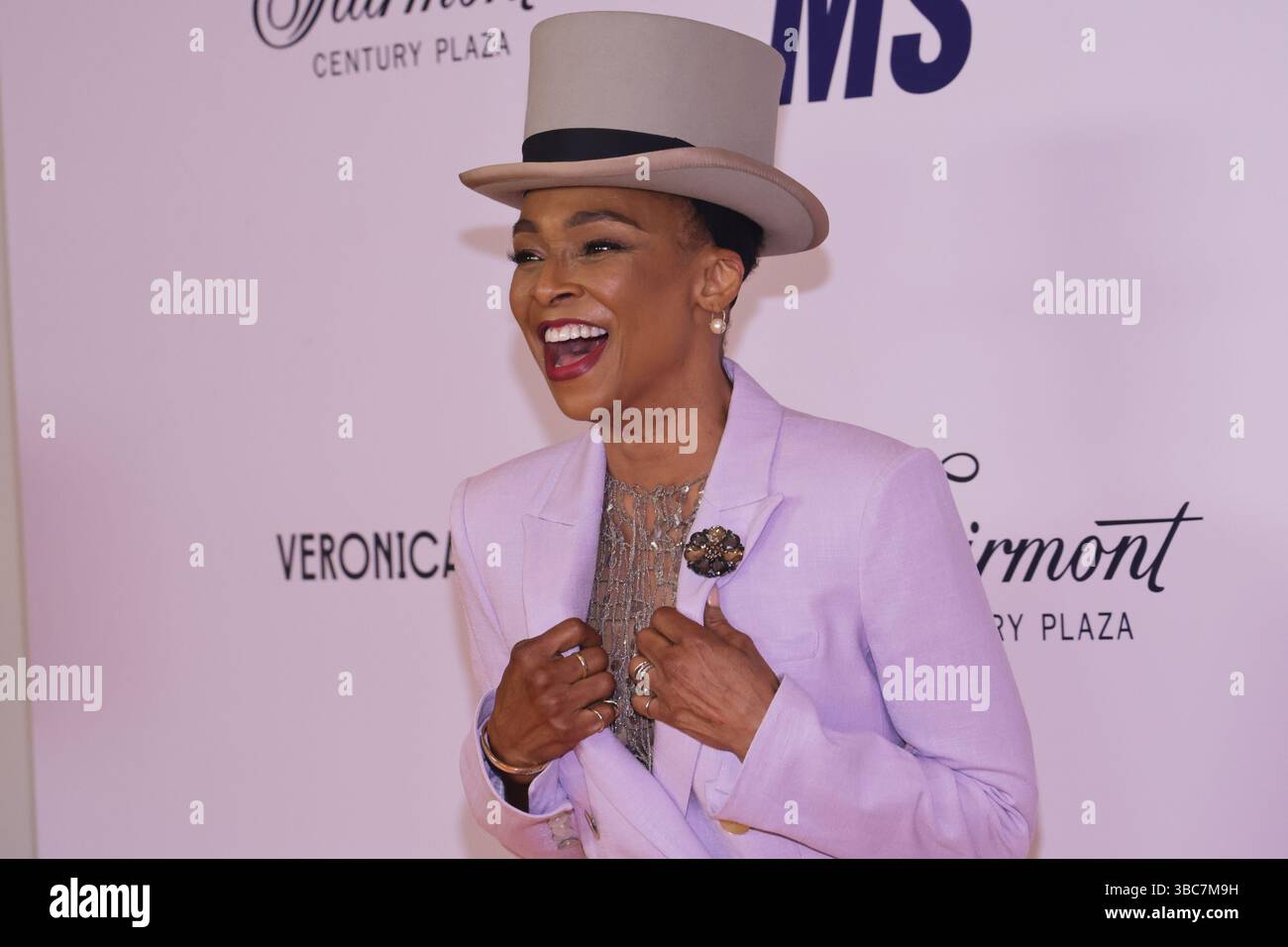 Siedah Garrett attends the 32nd Annual Race To Erase MS Gala at ...