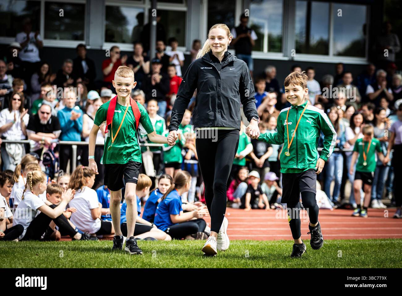 Vorfreude: Sina Mayer (LAZ Zweibr?cken) bei der Athletenpr?sentation; 34. Internationales L ...