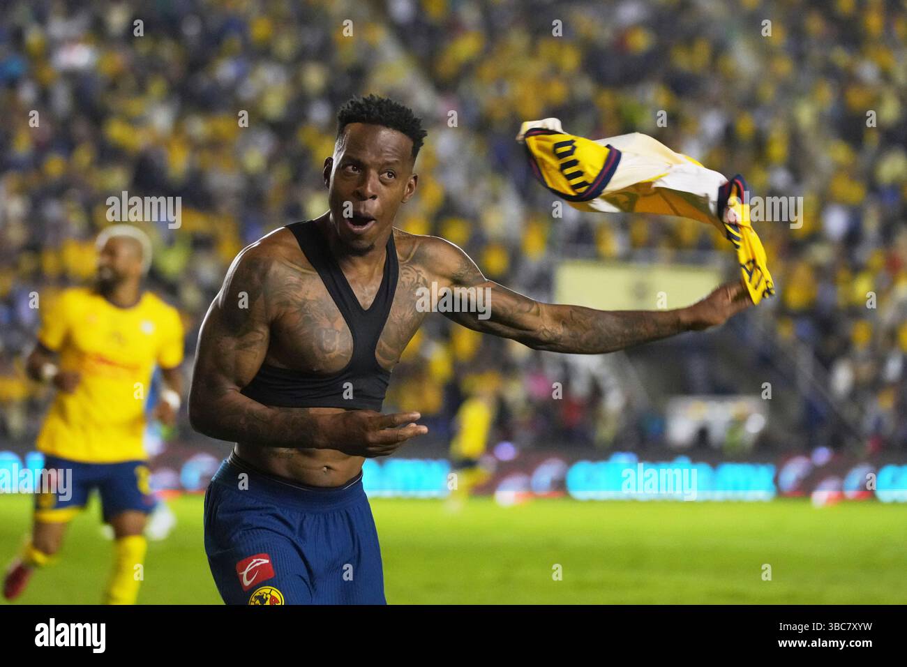 America's Cristian Borja celebrates scoring his side's 2nd goal against ...