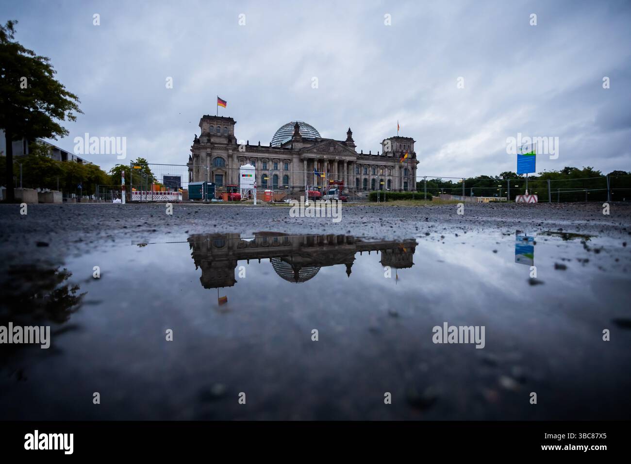 Berlin, Germany. 19th May, 2025. The Reichstag building of the German ...