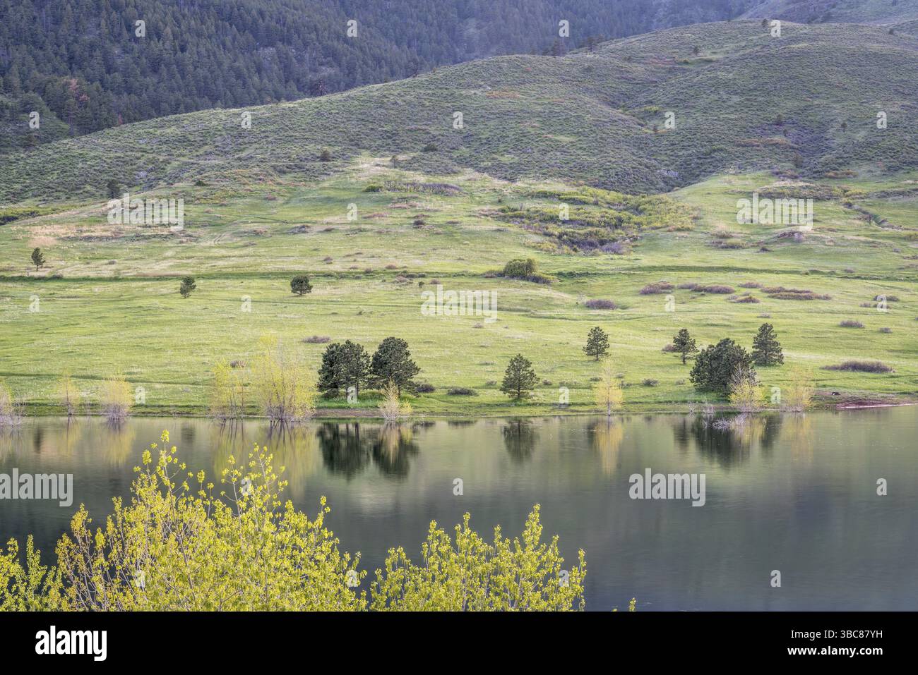 Horsetooth Reservoir and Lory State Park at COlorado foothills ...