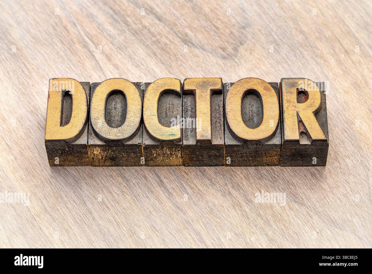 Doctor word in vintage letterpress wood type blocks Stock Photo - Alamy
