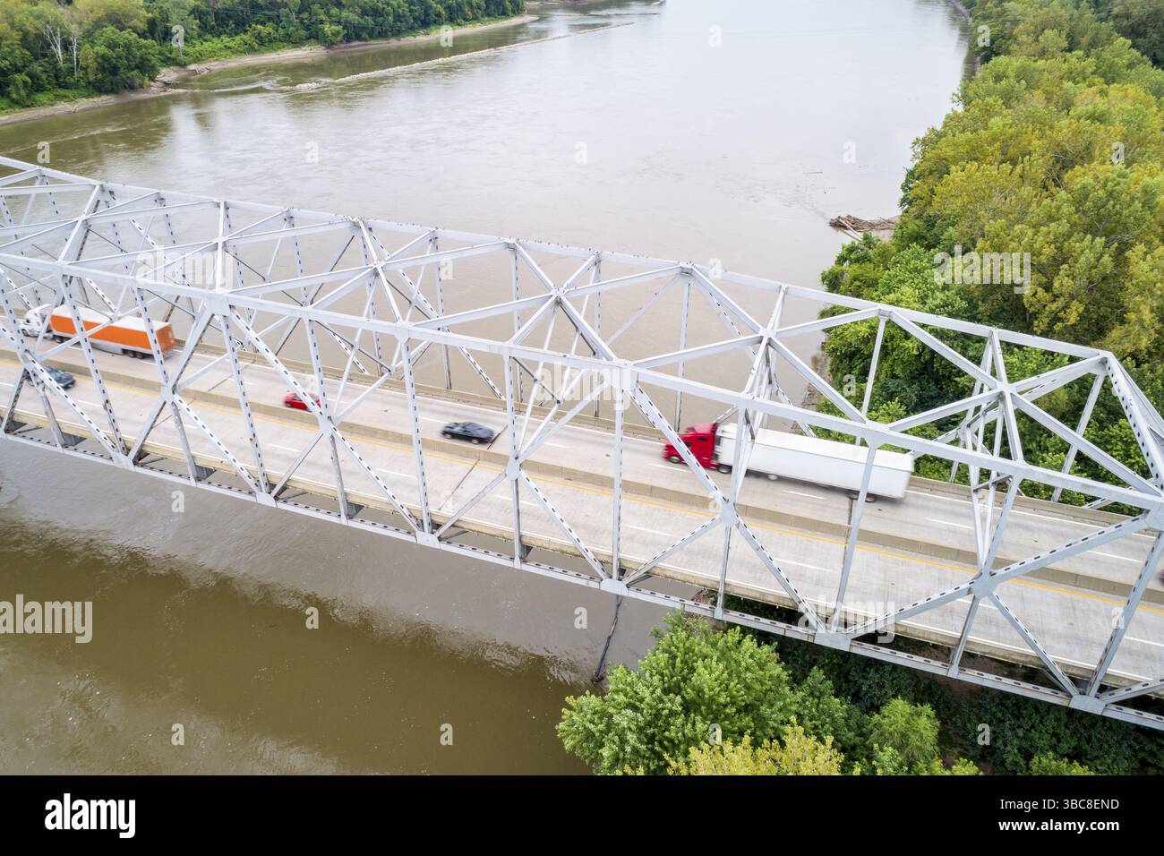 Road near cliff above river hi-res stock photography and images - Alamy