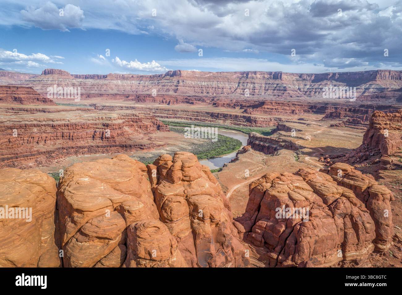 Colorado River canyon and Chicken Corner Road, a popular 4WD trail in the Moab area, Utah ...