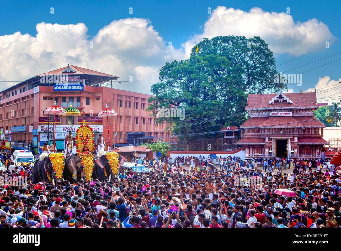 Thrissur Pooram 2025 - Paramekkav Temple - Mini Kudamattam Stock Photo ...