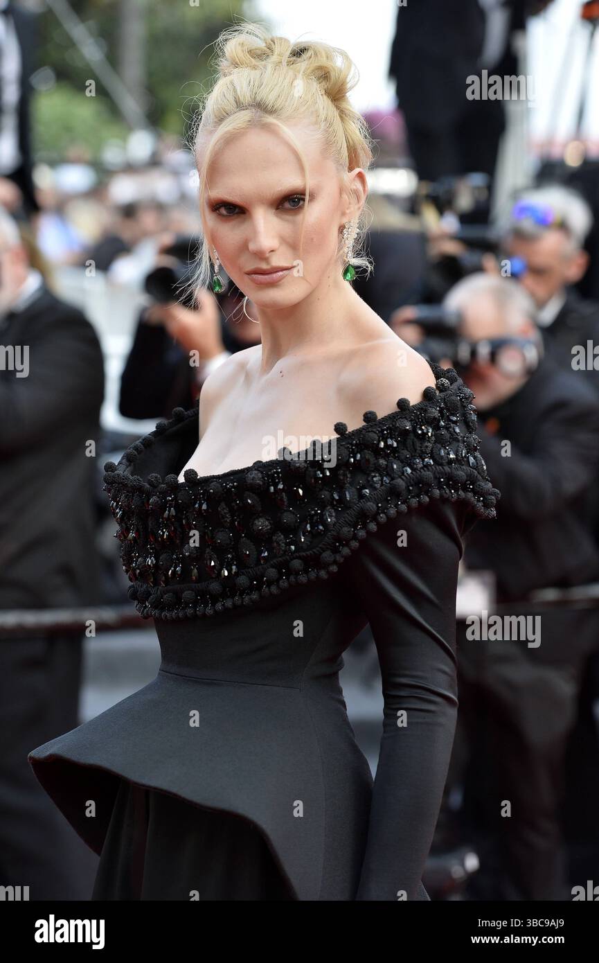 Alex Consani bei der The Phoenician Scheme Premiere in Cannes am 18.05. ...