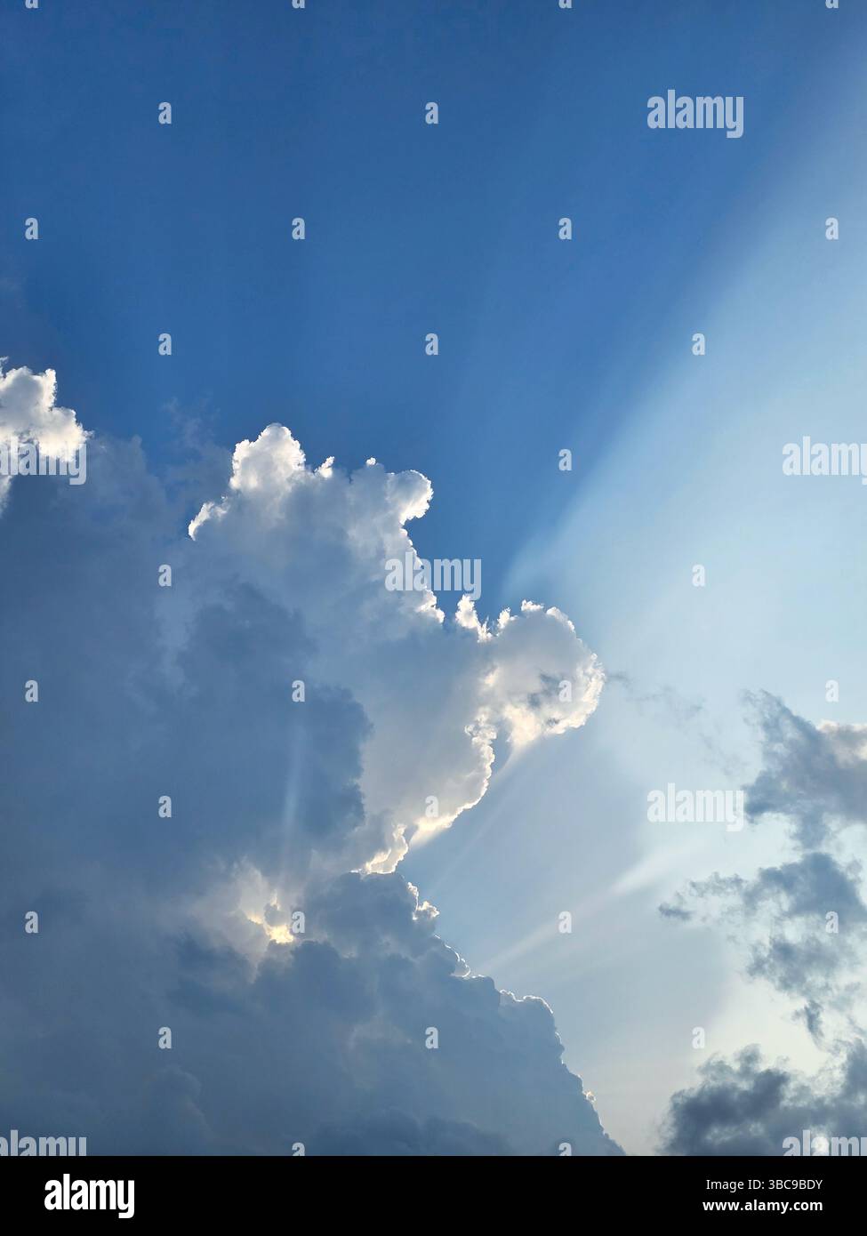 Beautiful sky with cumulus clouds. Blue sky clouds background, beautiful landscape with clouds ...