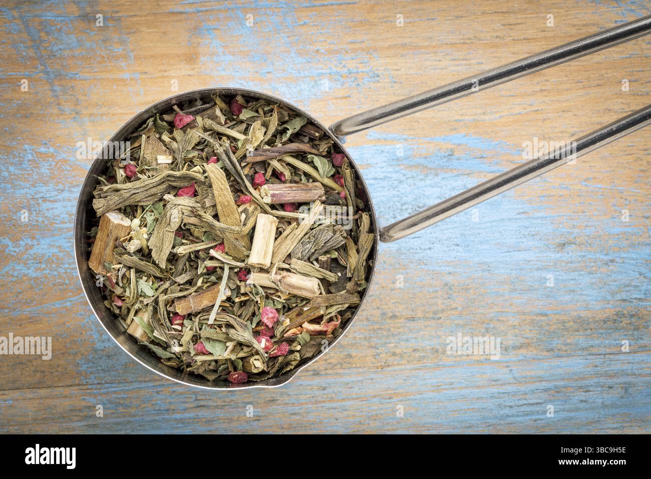 Measuring scoop of a Breathing and bronchitis herbal tea including ...