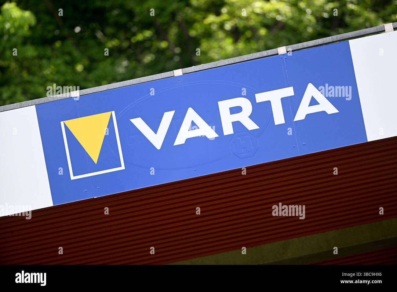 Heidenheim An Der Brenz, Deutschland. 17th May, 2025. Fussball ...