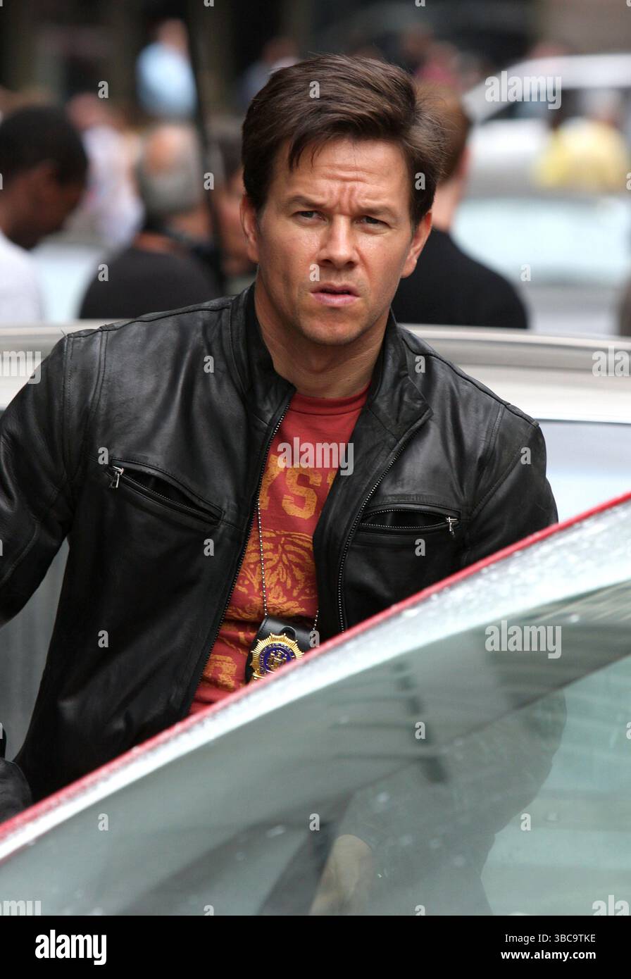 Mark Wahlberg on the set of "The Other Guys" in New York City - 23 ...