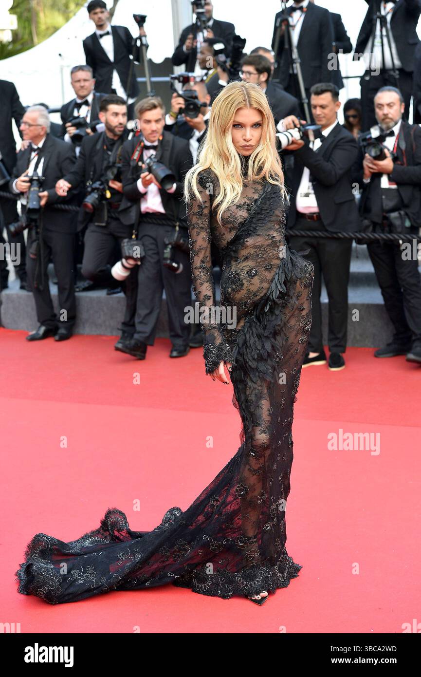 Stella Maxwell bei der „Der Phoenizische Meisterstreich“ / „The ...