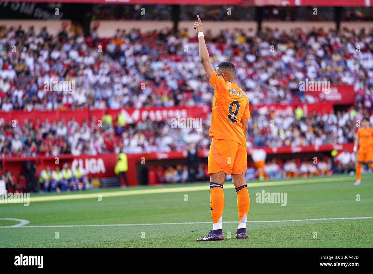 Kylian mbappé real madrid hi-res stock photography and images - Alamy