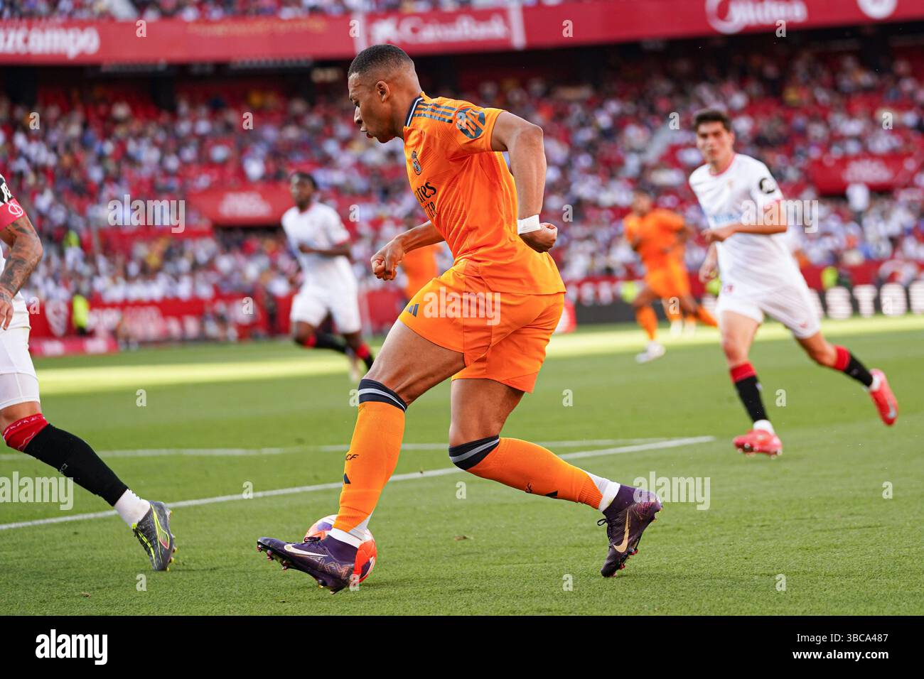 Kylian mbappé real madrid hi-res stock photography and images - Alamy