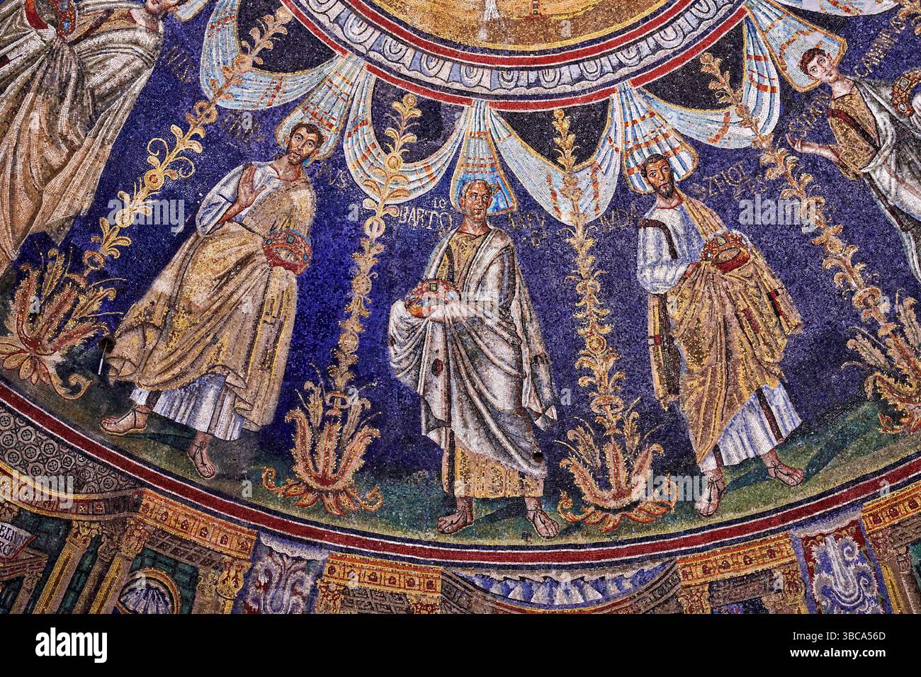 particolare dei 12 apostoli - mosaici della cupola - V secolo - Ravenna ...