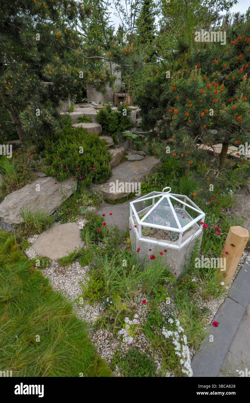 London, UK. 19th May, 2025. Opening day at the 2025 Royal Horticultural ...