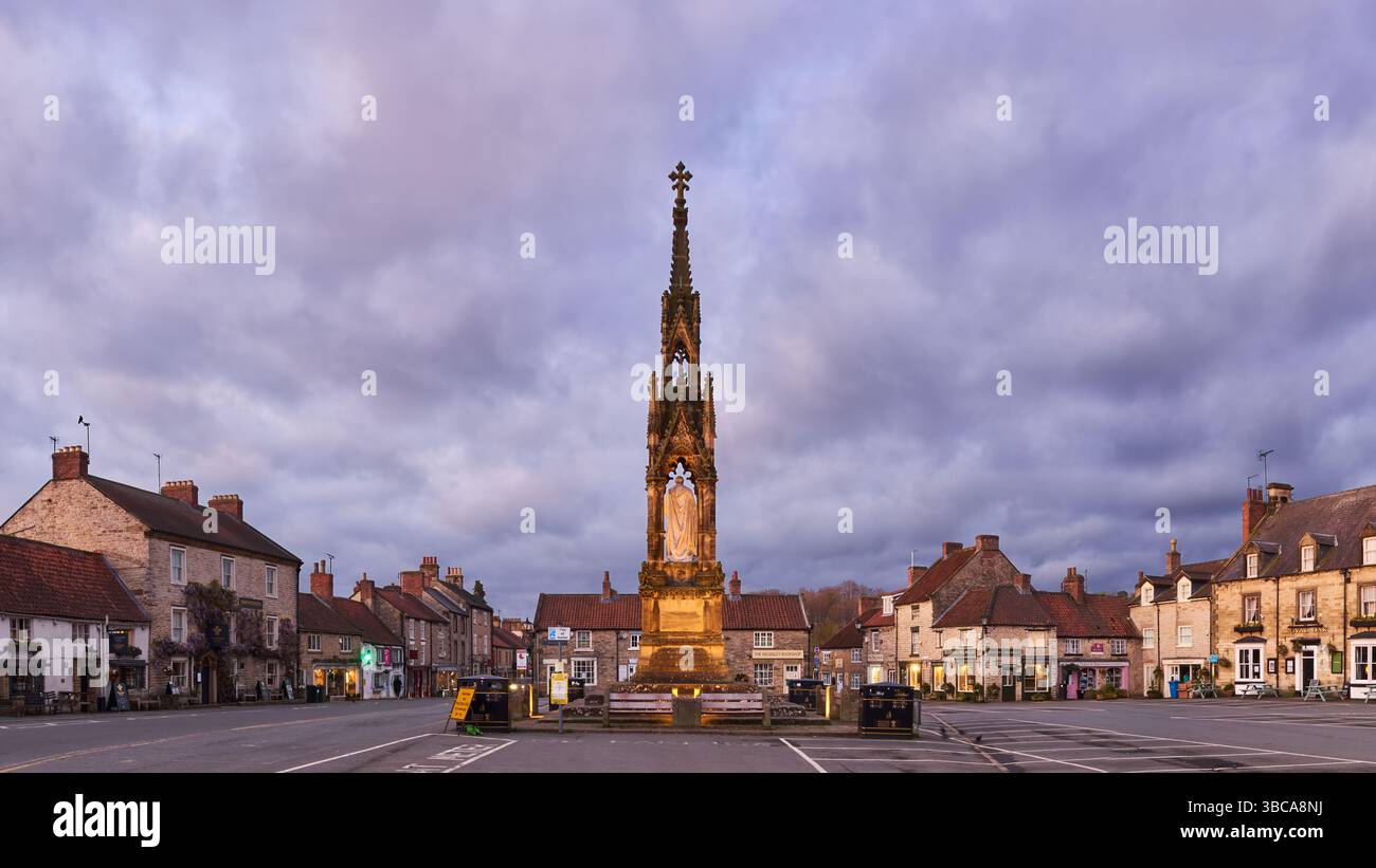 Quiet square historic buildings hi-res stock photography and images - Alamy